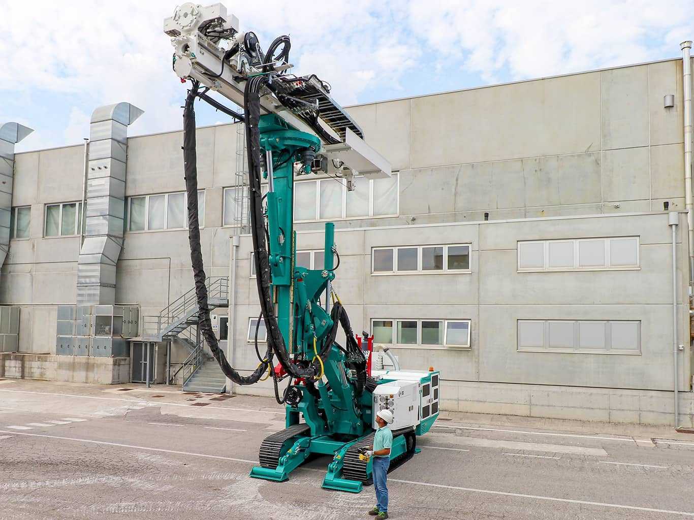 C7T XP-2 – A New tunneling drill rig - IDE Australia